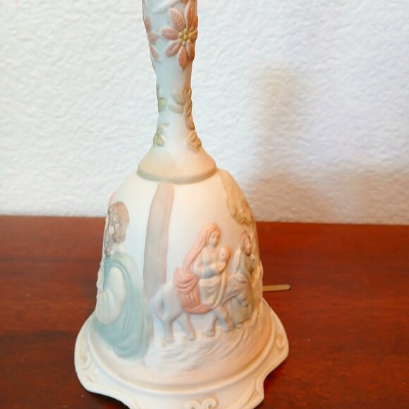Lefton | Art | Vintage Lefton China Nativity Bell | Poshmark